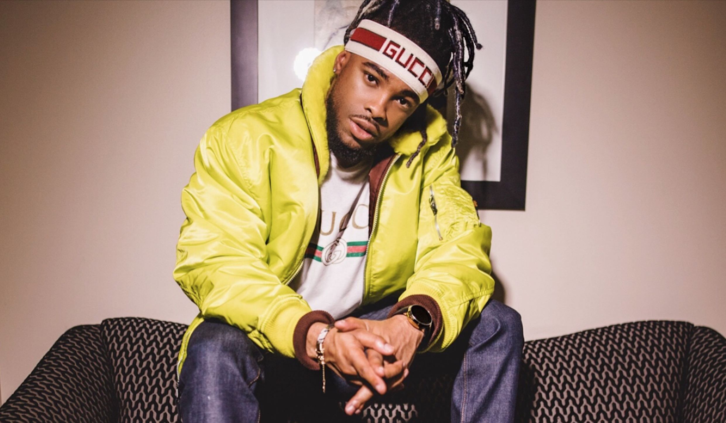 Elijah Blake forme le duo KaraJishi avec le musicien Ben Strick et ...