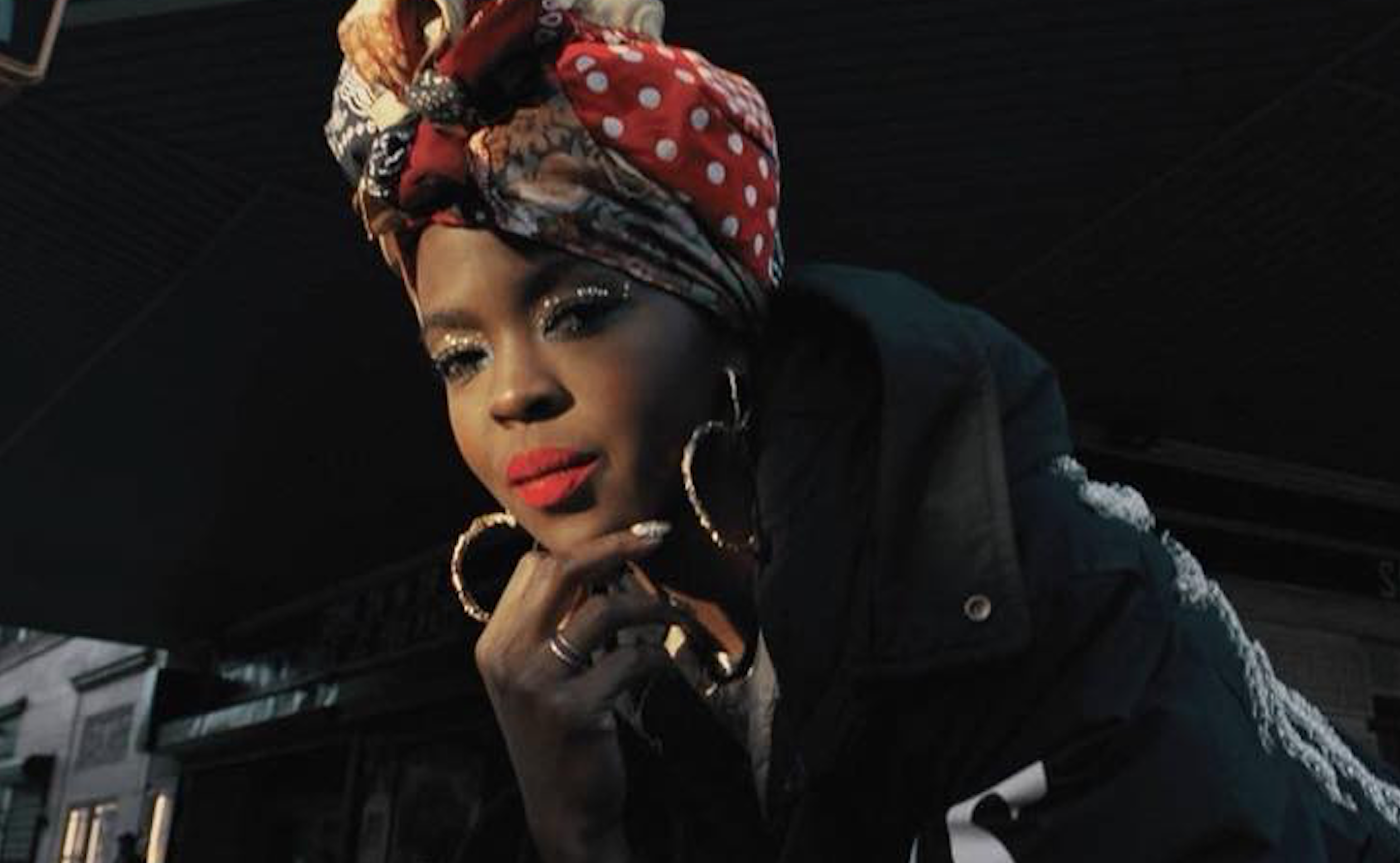 Lauryn Hill revisite "Ex-Factor" en piano-voix pour la campagne de ...